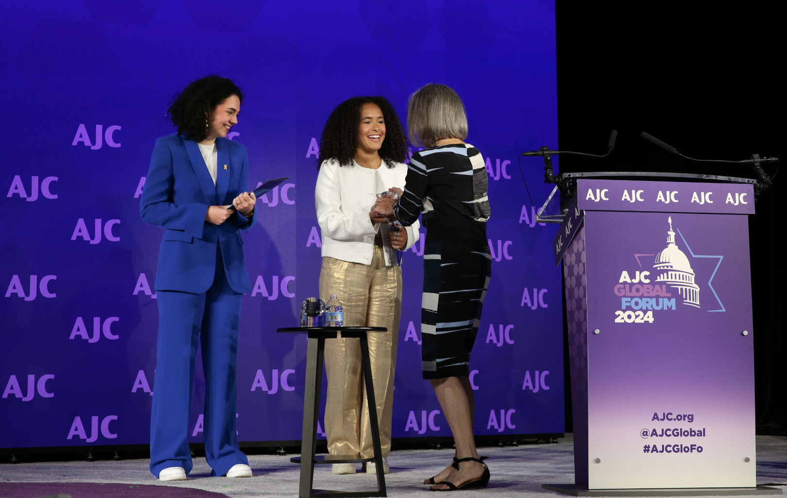 CERL intern receives the Sharon Greene Award for Campus Advocacy - CERL